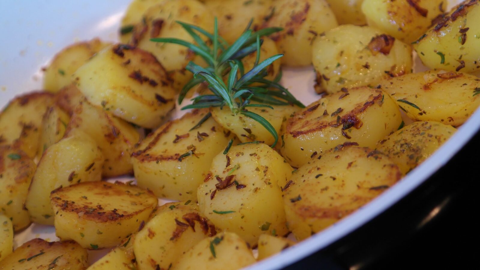 Recept na nejlepší restované brambory - Receptik.cz