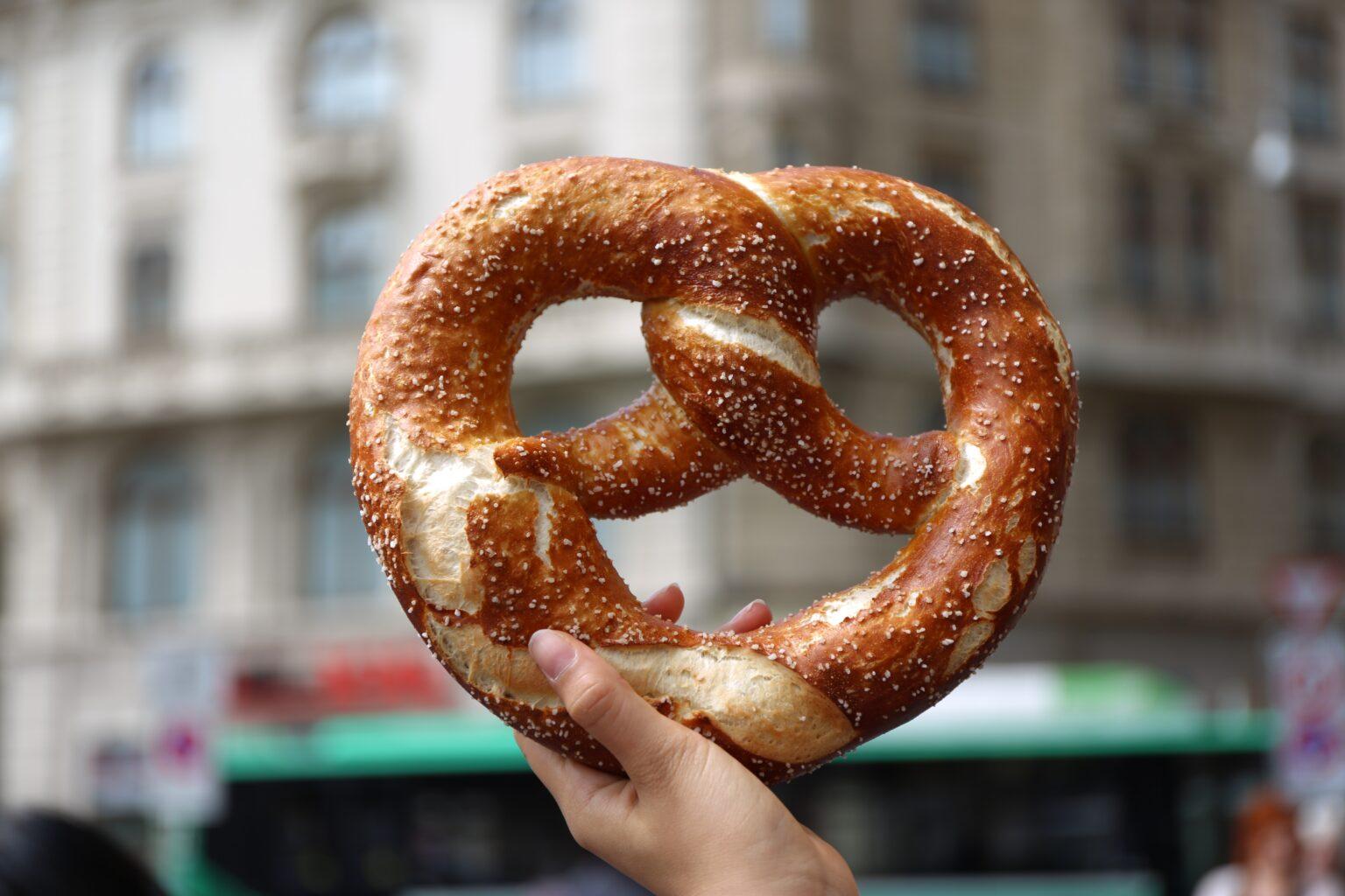 Domácí měkké preclíky – jednoduchý recept - Receptik.cz